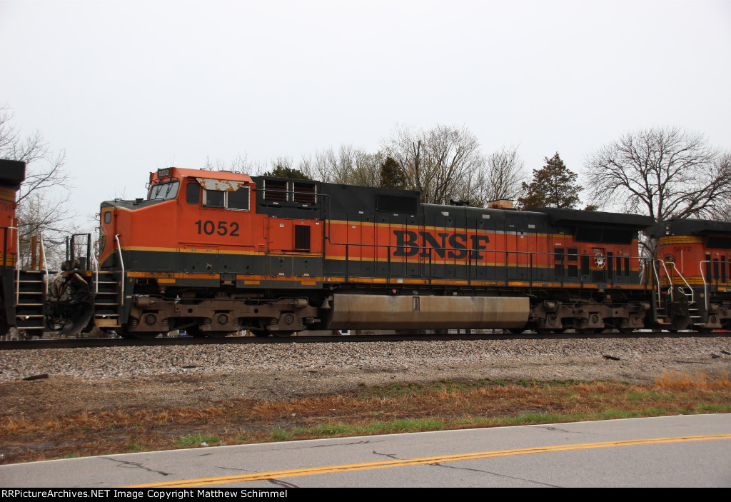 BNSF 1052